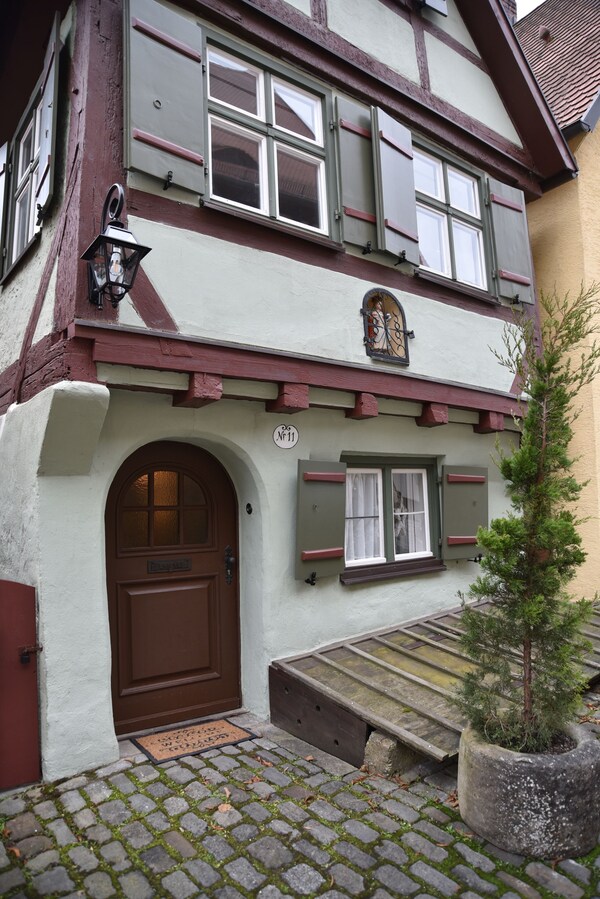 The Small Guest House In The Heart Of The Historic Old Town Of Dinkelsbühl. - Dinkelsbühl