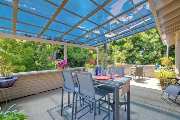 Serene Coastal Home Sleeps 8 1 Mile From Beach! - Encinitas, CA