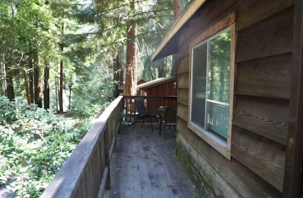 "Riverstone" Cabin River Access In Redwoods Wifi\n\n - Richardson Grove State Park, Garberville