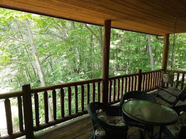 Chanticleer Cabins -Oak Cabin - Sturgeon Bay, WI