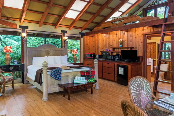 Private Suite In Volcano Village Bed And Breakfast - Hawaii