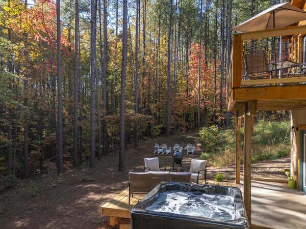 Serenity Cabin | Mountain Views, Hot Tub, Game Room And Fire Pit  5 Min To Lake Lure! - Lake Lure, NC