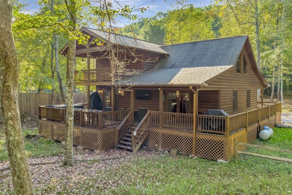 Private Cozy Cabin W/ Hot Tub In Blue Ridge! - Blue Ridge, GA