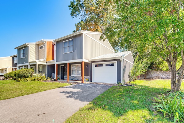 Walk To Main St Hendersonville: Chic Home W/ Yard - Mountain Home, NC
