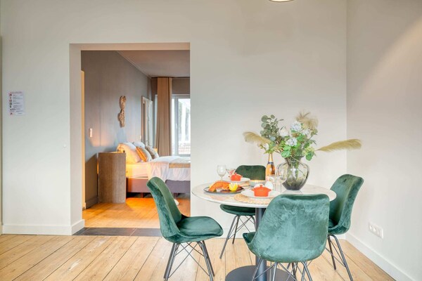Spacious & Luminous Gem In Historic Ghent Building - Sint-Martens-Latem