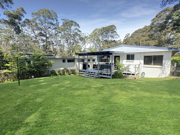 Pet-friendly 2-bed Beach House With Garden & Bbq - Malua Bay