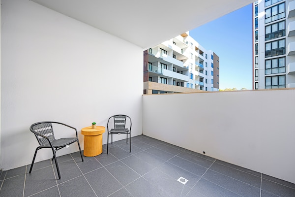 Norwest/pendle Hill Modern 2br Apt Near Coles - Blacktown