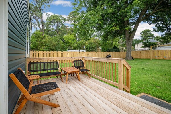 Fenced Yard, Swing Set: Pawfect For Family & Dogs! - Fort Lee, VA