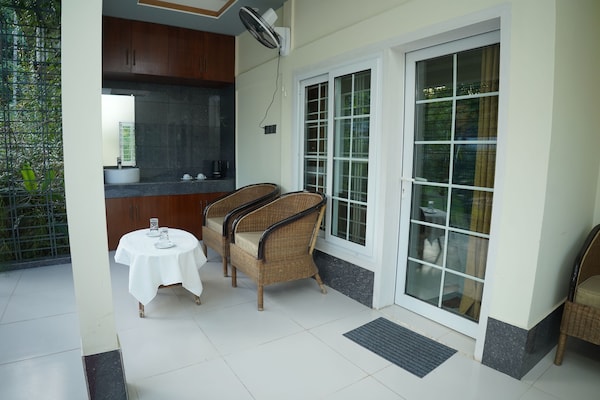 Spacious 5-bedroom Bungalow In Serene Sylhet With Wifi And Ac - Assam
