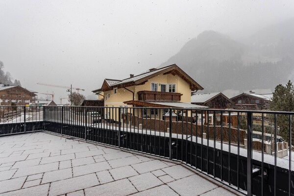 Ferienwohnung "Grauzone Grossarl App. Nr. 3 Sun" Mit Bergblick, Privater Terrasse Und Wi-fi - Großarl