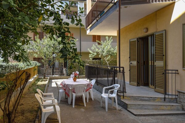 Elegante Appartamento Per 6 Persone Con A/c, Tv, Animali Ammessi E Parcheggio - Trebisacce