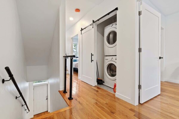 Pet Friendly 3 Bdrm House With Private Yard - Pittsburgh