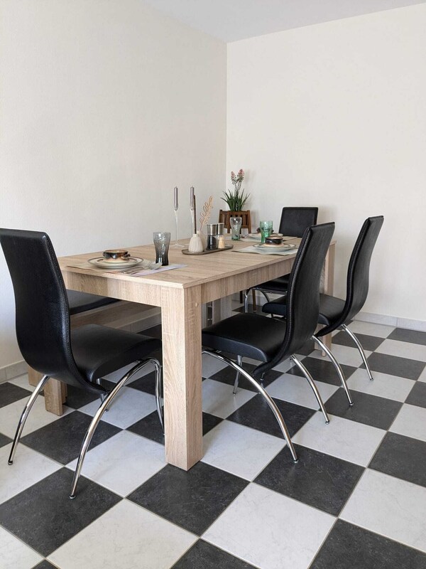 Große Modernisierte Ferienwohnung Im Schönen Ruppichteroth Für Bis Zu 5 Personen - Much