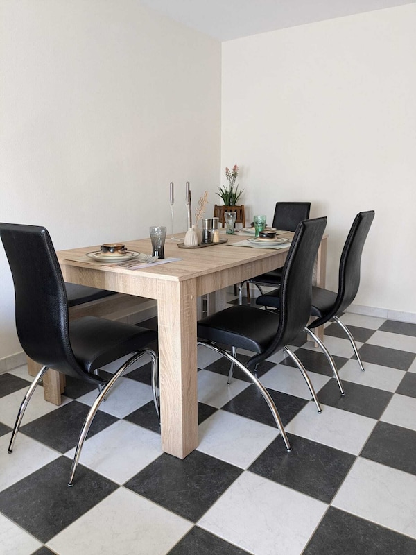 Große Modernisierte Ferienwohnung Im Schönen Ruppichteroth Für Bis Zu 5 Personen - Much