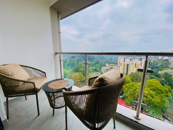 Top Floor 1 Bedroom With Amazing City Skyline Views Of Nairobi, In Kileleshwa. - Nairobi