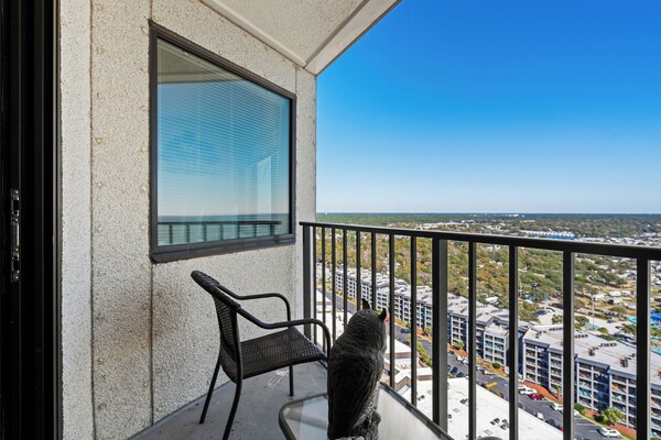 T2205 Myrtle Beach Resort: Studio Condo With Incredible Ocean Views - Surfside Beach, SC