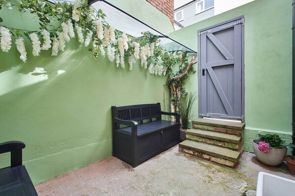 Host & Stay | Number 5 - Robin Hood's Bay