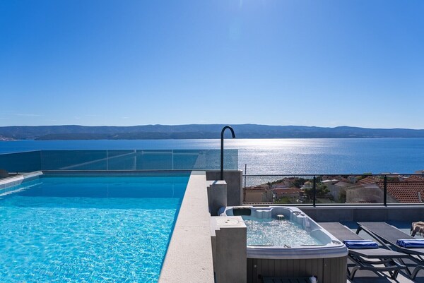 Neue Seaview Villa Gabriel Mit Privatem Beheiztem Pool Und Whirlpool - Omiš
