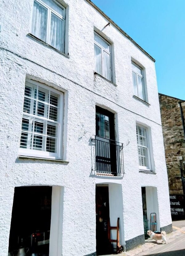 The Pilchard Press, The Pilchard Press On Harbourside In Mevagissey Village With Free Parking - Gorran Haven