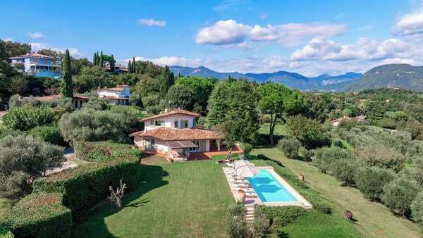 Villa Del Prato 8, Emma Villas - Salò