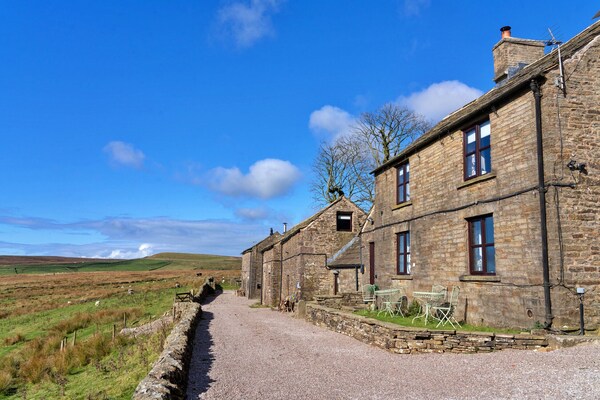 The Cottages Collection At Blackclough Farm - Macclesfield, UK