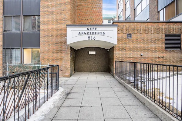 Wanderlust Haven: Urban Oasis In Calgary Downtown - Calgary
