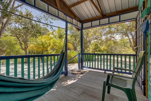 Charming 1br Cabana In Tranquil Forest Setting - Placencia