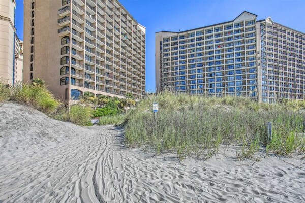 Tropical Resort, Beachfront Condo With Amazing Oceanfront Views!! 322 - North Myrtle Beach, SC
