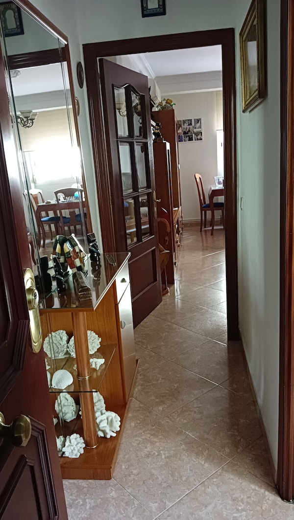 Room Near University, Hospital, Park And Private Parking Lot - Huelva