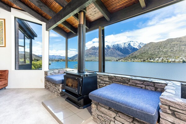 Absolutely Lakeside House - 5mins To Town - Step Outside To The Lake And Trail. - Queenstown