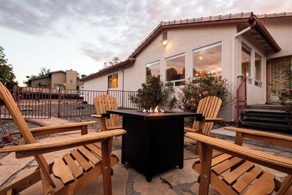 20m To Sedona, Mountain Views, Fireplace Delight - Cottonwood, AZ