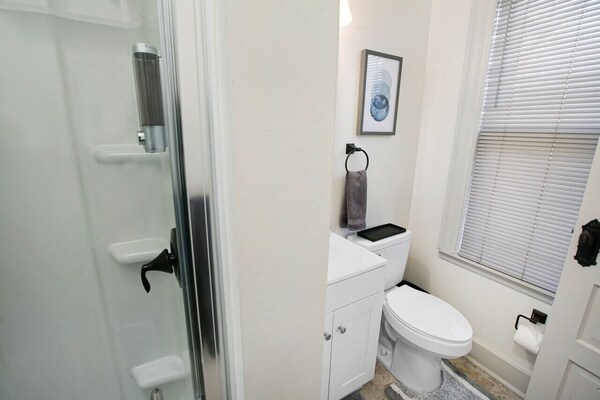 1-bedroom Victorian Steps From Cleveland Clinic - Cleveland Heights, OH