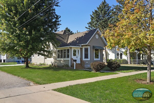 Sage Street Bungalow- Beautifully Renovated, Historical Home Walking Distance To Downtown - Lake Geneva, WI