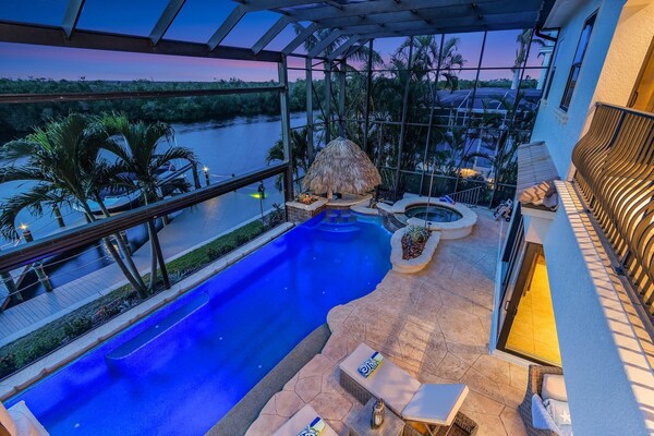 Wow!! Experience Luxury! Gulf Access, Pool & Spa, Kayaks, Dock, Tiki- Villa Waterfront Wonderland - Sanibel Island, FL