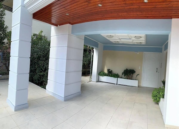 Appartement "Deux Chambres Avec Jardin" Avec Vue Montagne, Wi-fi Et Climatisation - Aéroport de Rhodes (RHO)