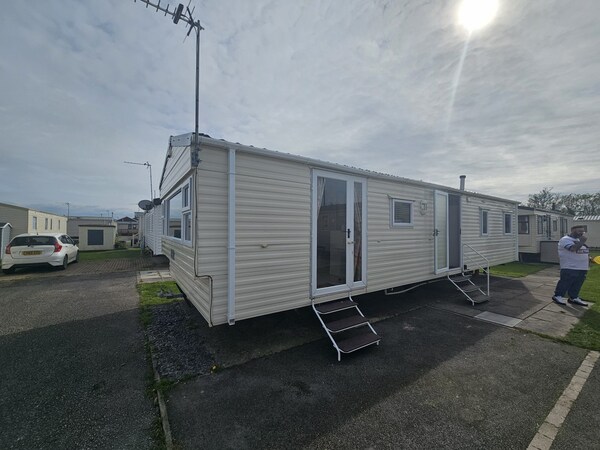 Ruby A Modern Caravan In Rhyl - Wales