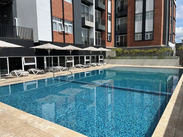 High-level Volcano View King Bed + Free Pool/gym - Guatemala City