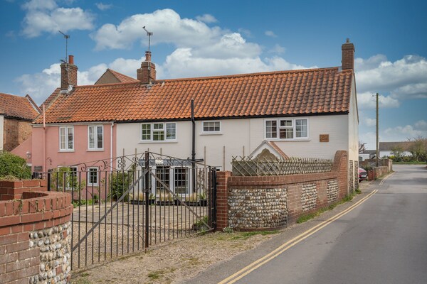 Rose Cottage | Winterton Cottages - Winterton-on-Sea