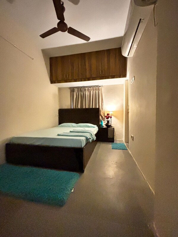 Bedroom With Kitchen & Attached Bathroom In Heart Of Chennai  Ac & Wifi. - Chennai