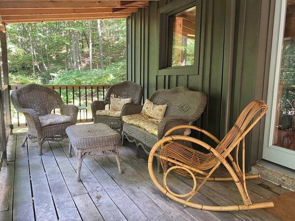 Cozy Cabin On Cub Creek: Near Wintergreen & At - Wintergreen, VA