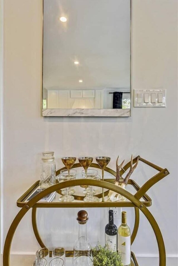 Glamorous Treetop Escape | Near T - Boston
