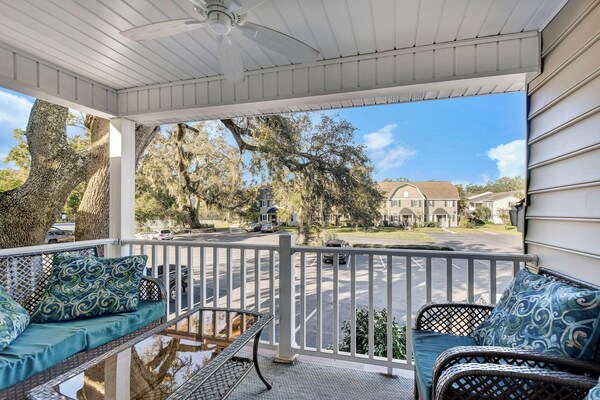 3 Bedroom Flat On The Second Floor At Ocean Walk. Pup Friendly - St. Simons Island, GA