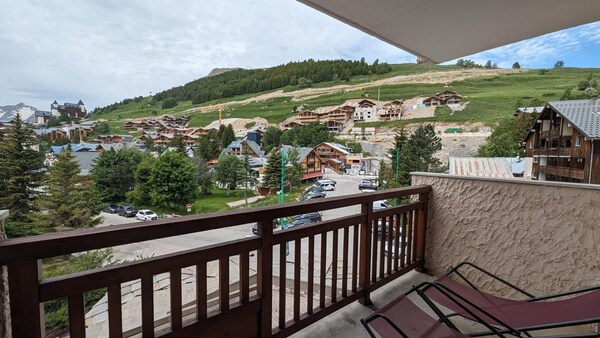20m Bis Zum Stadtzentrum, 3te Etage, Balkon, Schließfach Für Die Skier, 30m², Les 2 Alpes - Les Deux Alpes