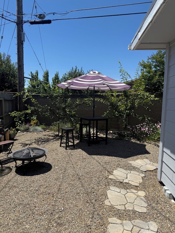 Unwind@839 Says It All! Charming Cottage In Lodi, A Wine Country Destination. - ローダイ, CA
