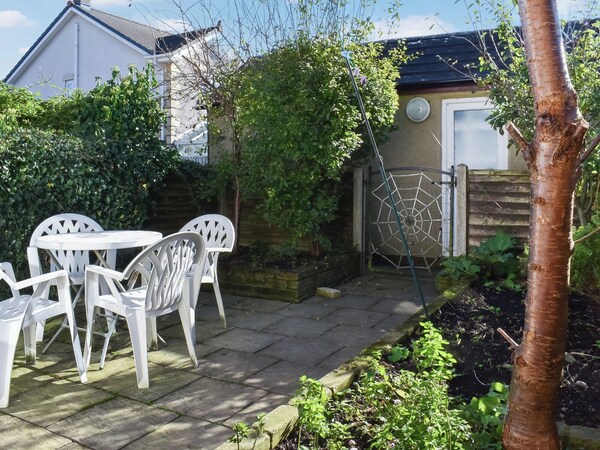 2 Bedroom Accommodation In Carnforth - Carnforth