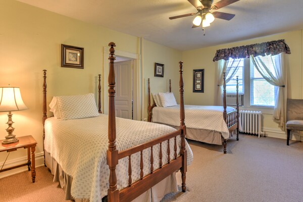 Find Genuine Southern Hospitality In Hendersonville At The 1898 Waverly Inn. - Hendersonville, NC