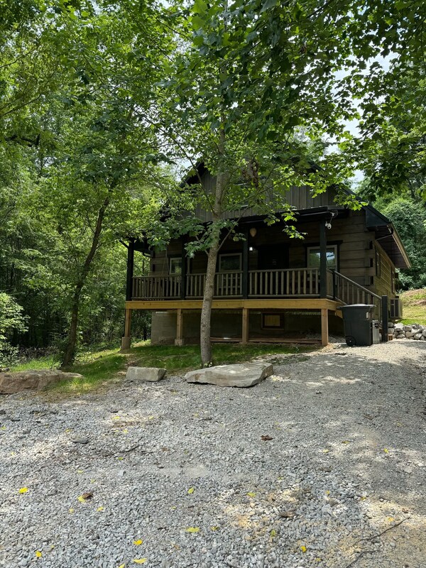 Adult Only Naughty Pines Log Cabin Located In South Charleston, Wv - Charleston, WV