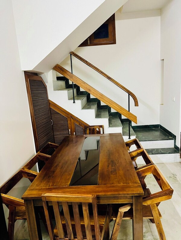 The Art Kothi Bungalow \Nwith 8 Bedrooms And Wifi,ac In Charming Central Gurugram - Gurugram