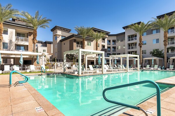 Desert Oasis Retreat - Phoenix, AZ