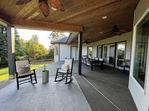 Charming 3-bedroom House, Secluded With Mountain Views. - Battle Ground Lake State Park, Battle Ground